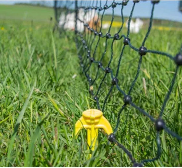 Plastic Netting Pegs - Agrisellex UK